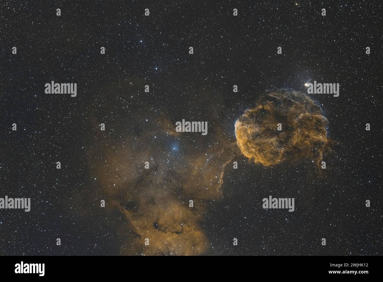 IC443, Jellyfish Nebula in false colours of the Hubble palette ...