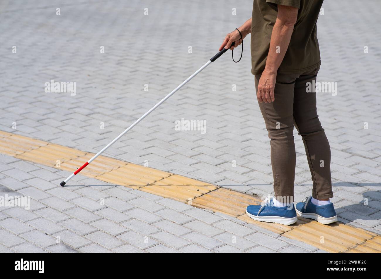 Tactile walking surface indicator hi-res stock photography and images ...