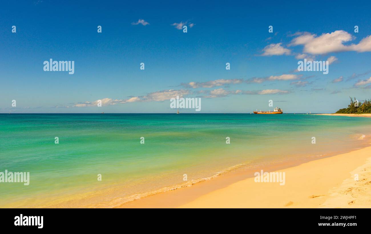 Barbados islands sandy paradise hi-res stock photography and images - Alamy