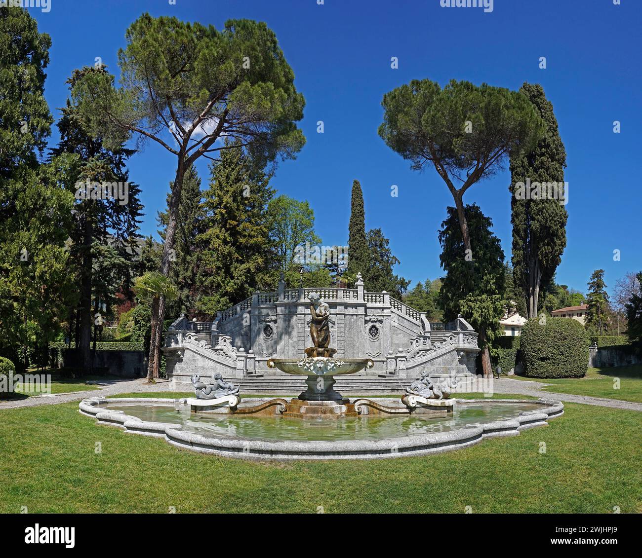 Fountain and water basin, Parco Civico Teresio Olivelli, Tremezzo, Lago ...