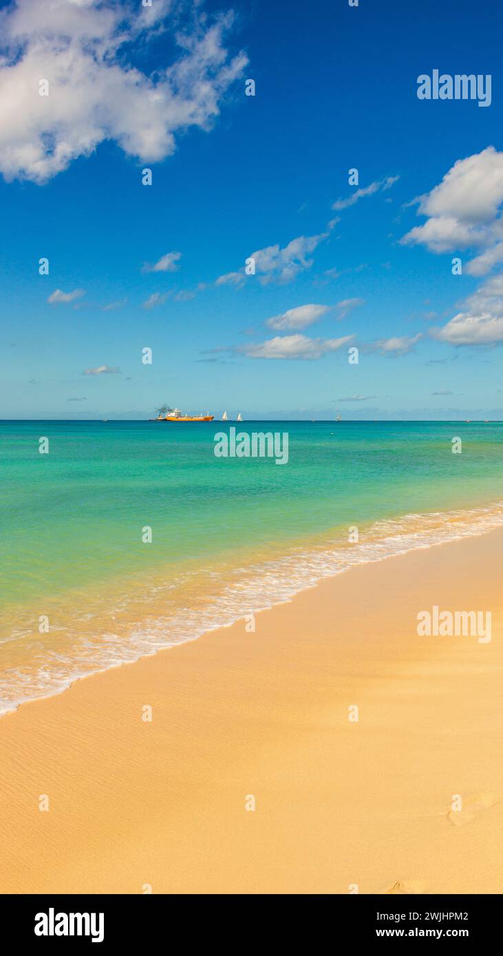 Sandy coastlines of barbados hi-res stock photography and images - Alamy