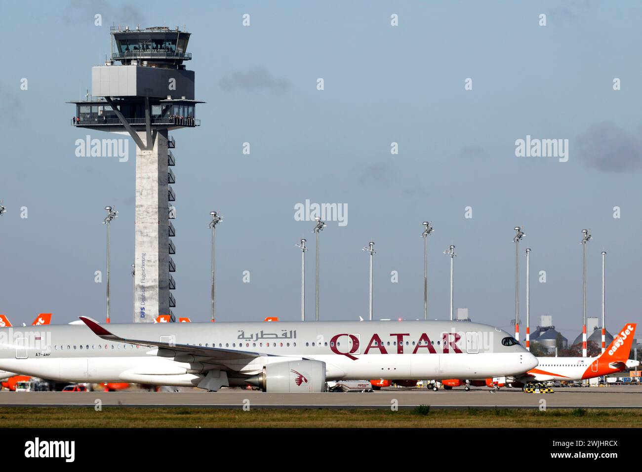 With the first landing of a passenger aircraft on BER's southern runway ...