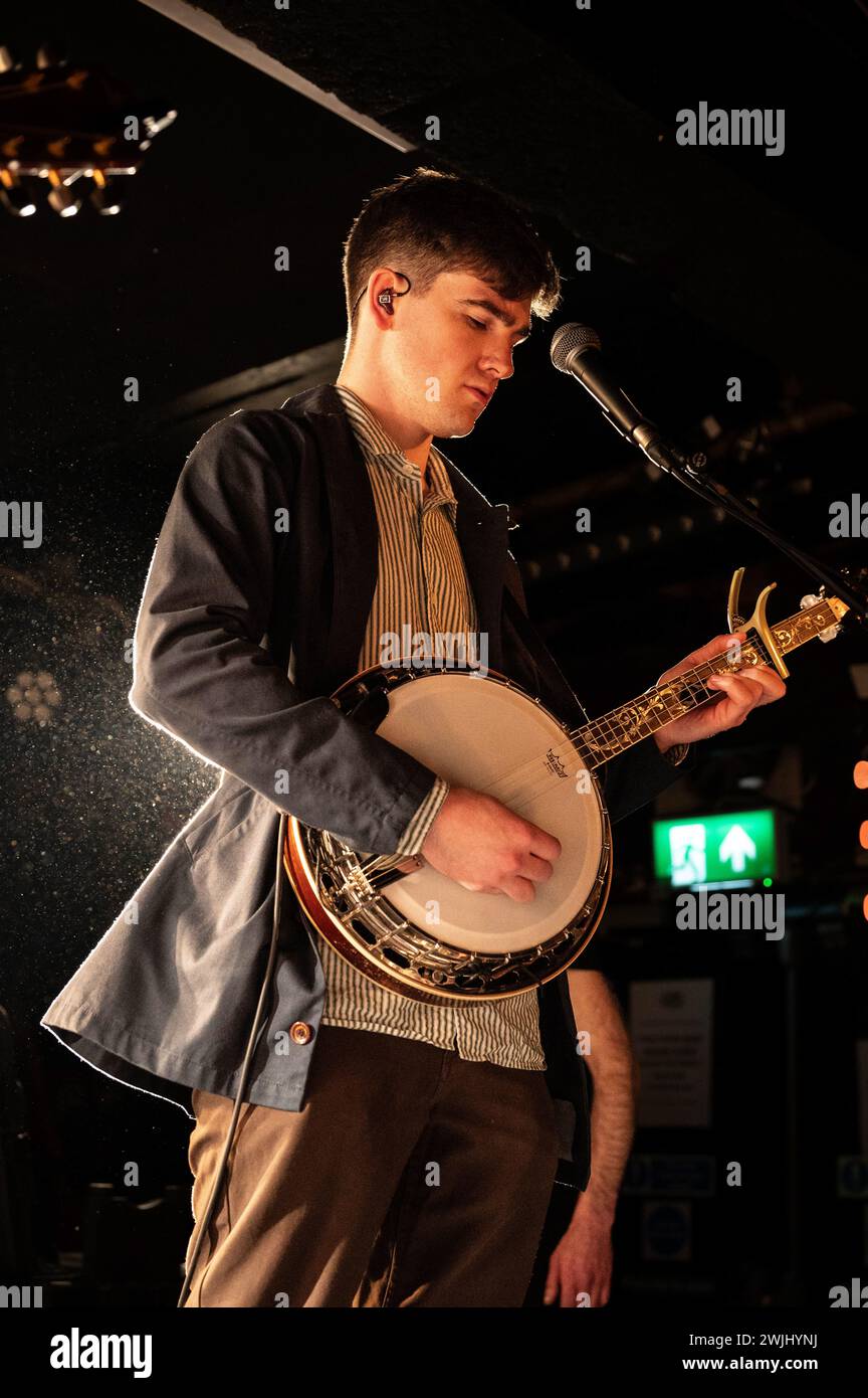 Photographs Kingfishr performing at King Tuts Glasgow on the 15th ...