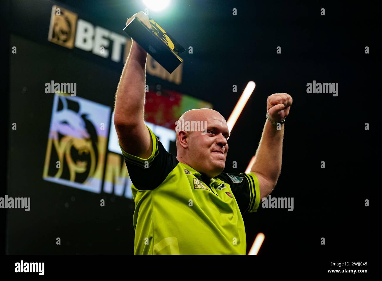Michael van Gerwen celebrates the victory over Luke Humphries (not ...