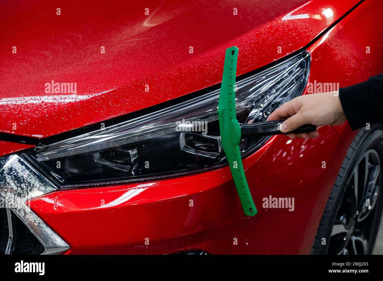 Manual car wash man washes hi-res stock photography and images - Alamy