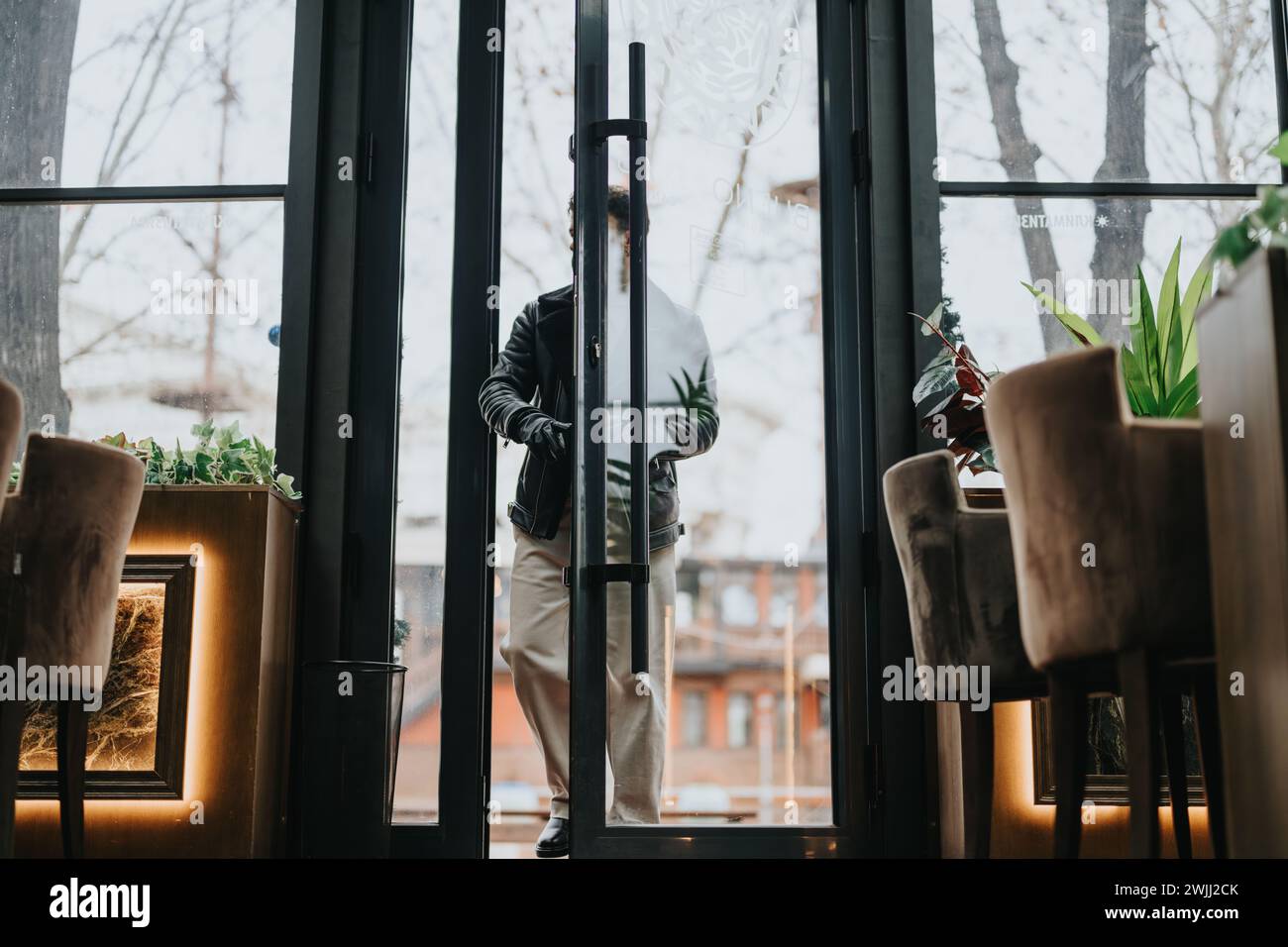 Elegant cafe entrance door hi-res stock photography and images - Alamy