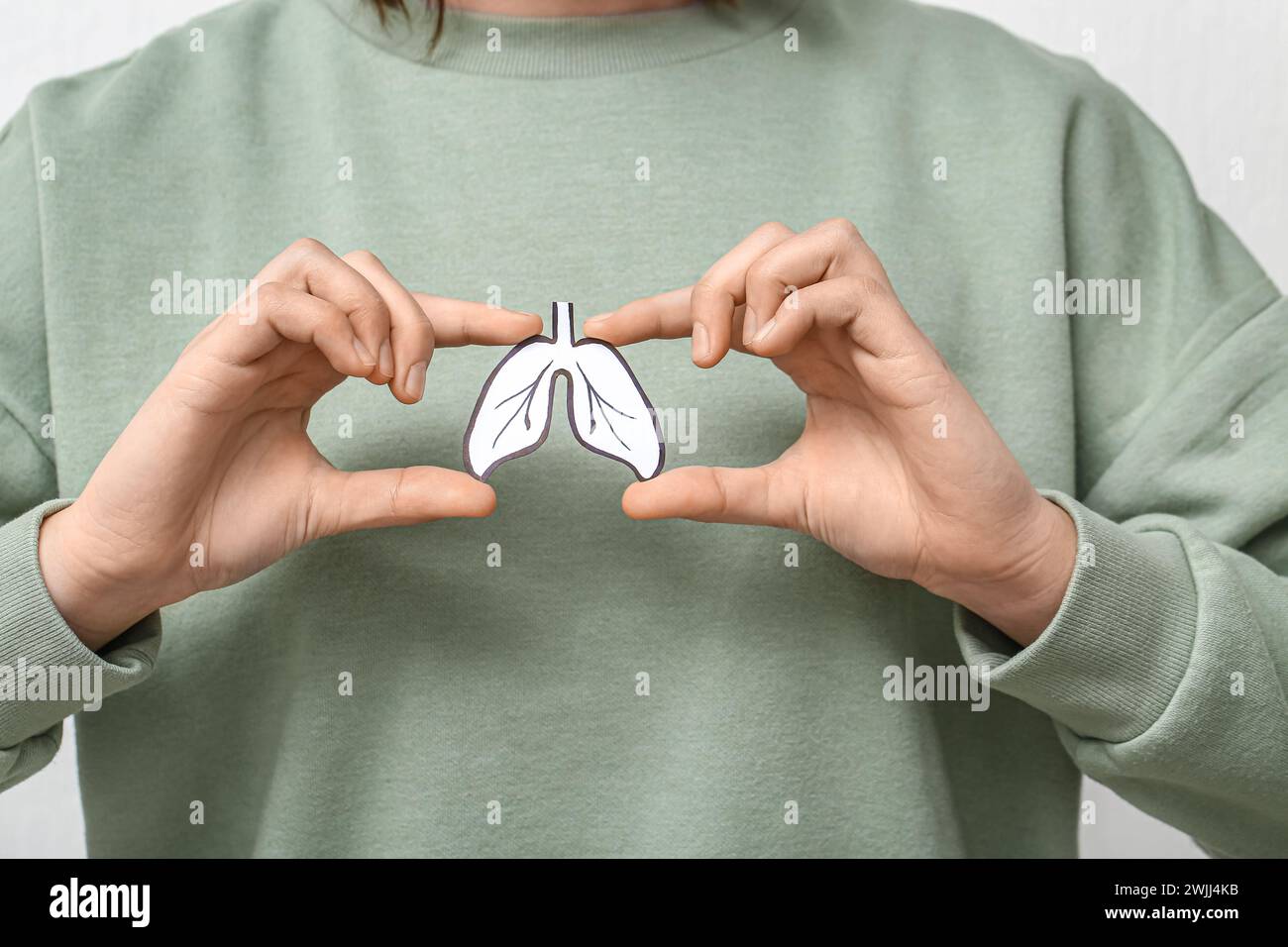 Woman paper lungs asthma hi-res stock photography and images - Alamy