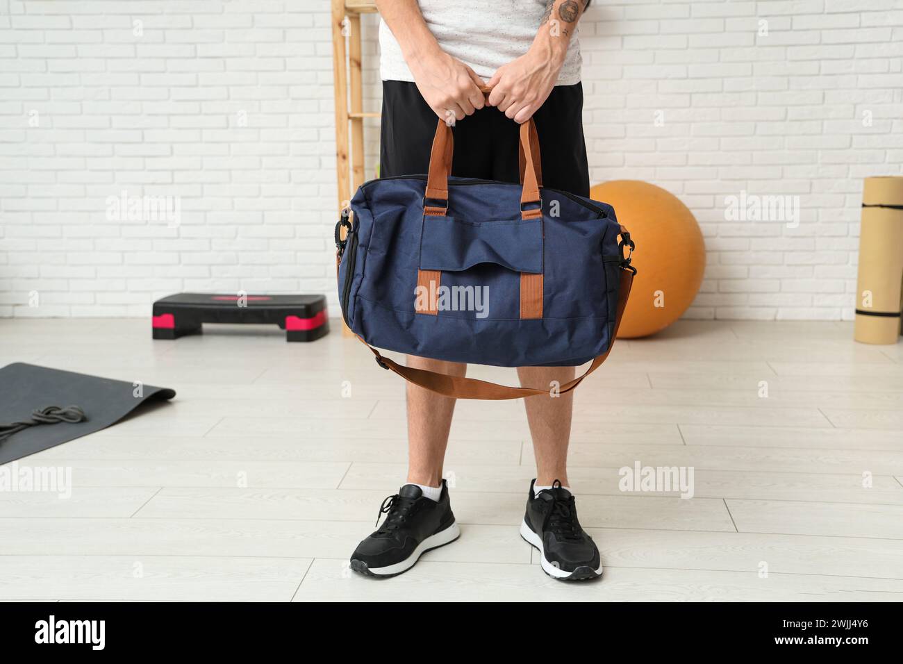 Gym essentials hi-res stock photography and images - Alamy