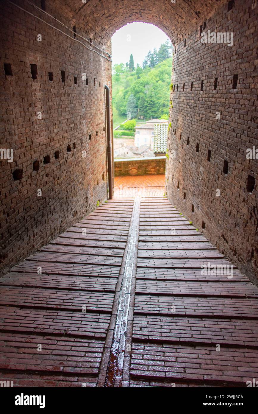 Pedestrian Alley - Urbino - Italy Stock Photo - Alamy