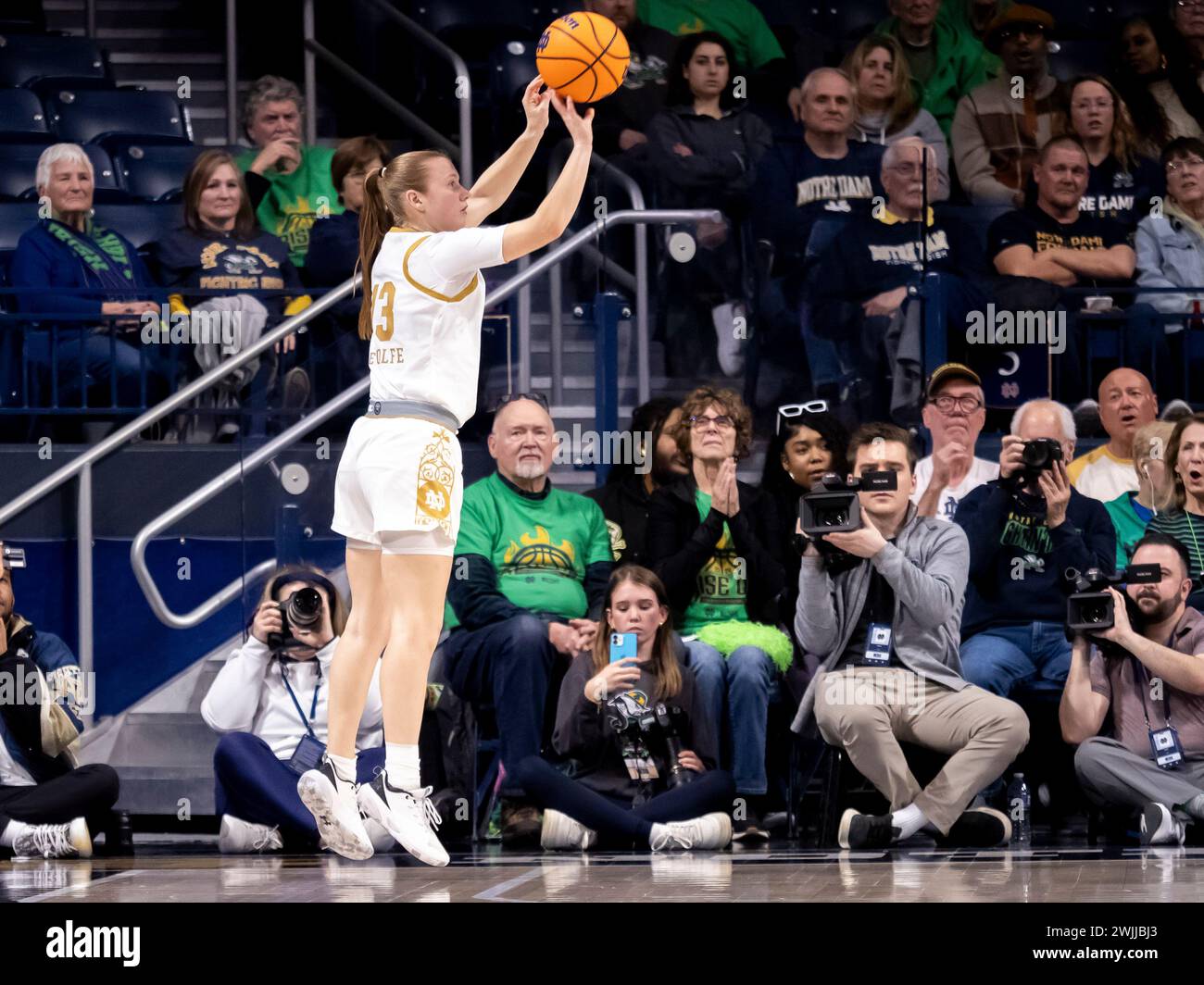 SOUTH BEND, IN - FEBRUARY 15: Notre Dame Fighting Irish guard Anna ...