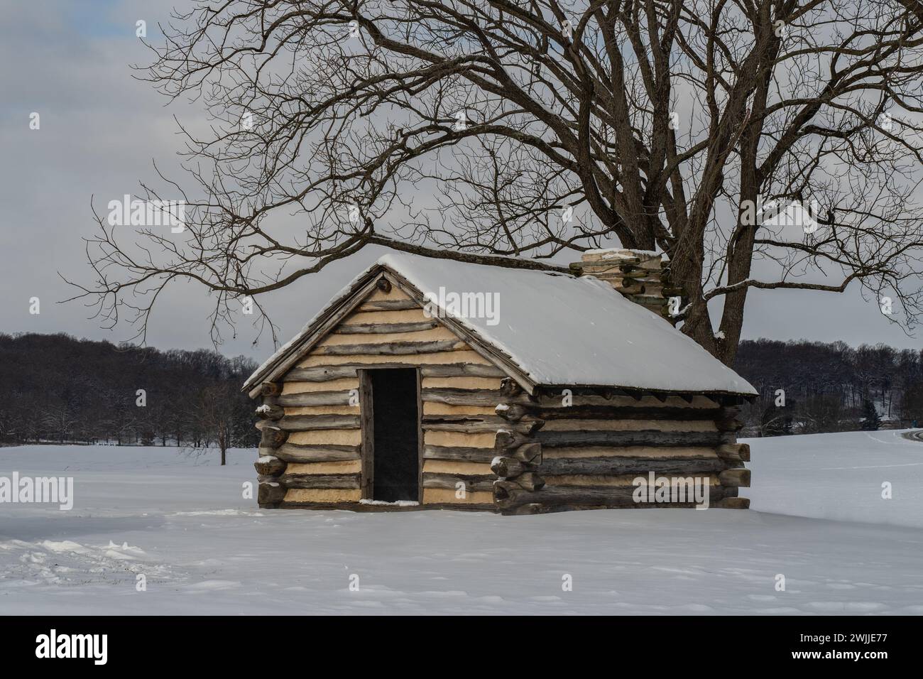Snow covered log cabin at Valley Forge Historical Park Stock Photo - Alamy