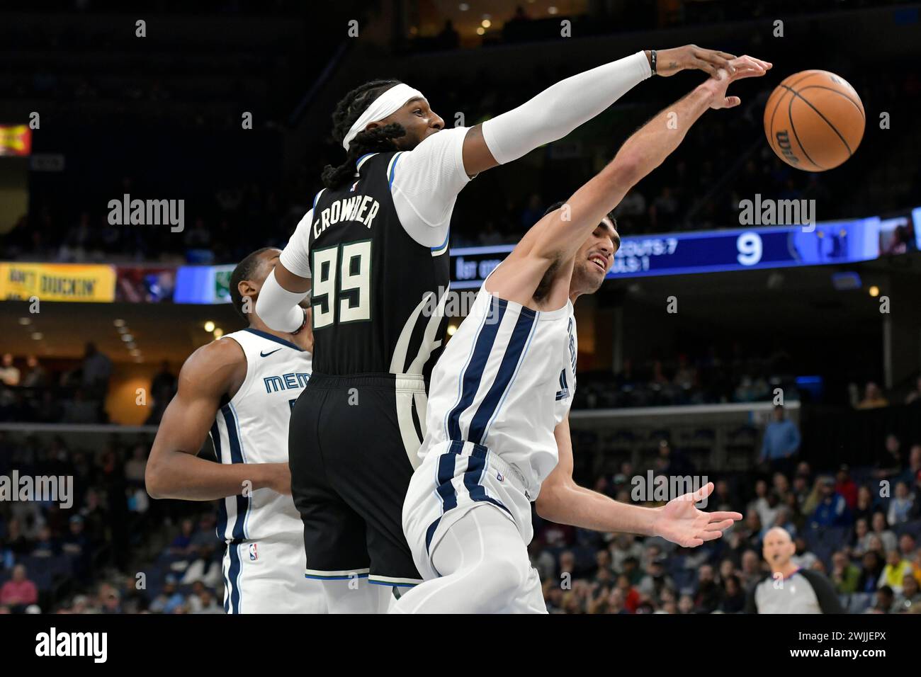 Milwaukee Bucks forward Jae Crowder (99) and Memphis Grizzlies forward ...