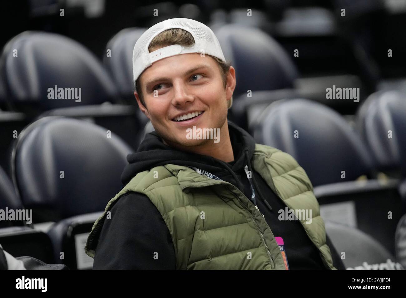 New York Jets quarterback Zach Wilson watches Golden State Warriors ...