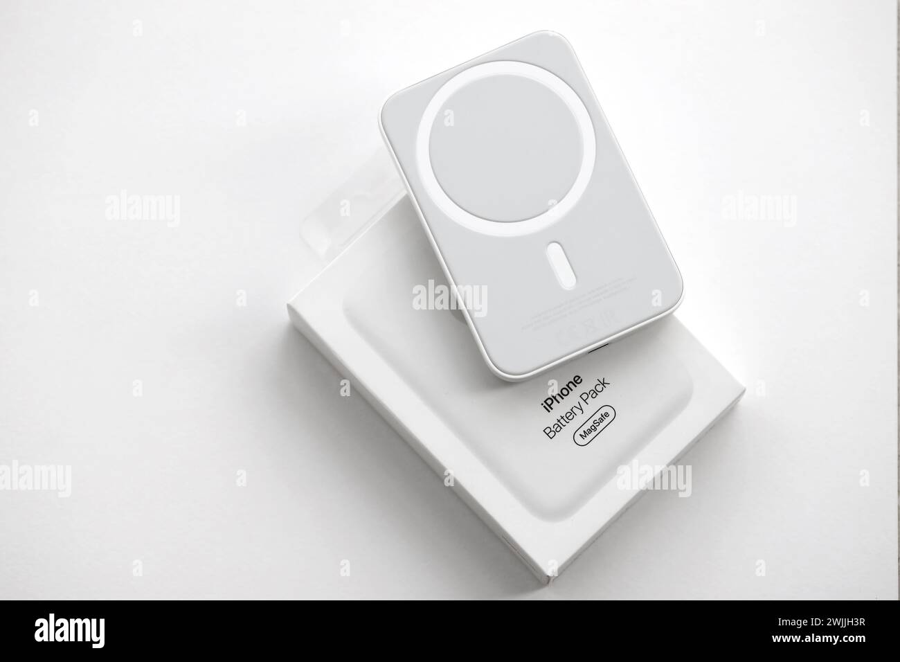Apple magsafe battery pack hi-res stock photography and images - Alamy