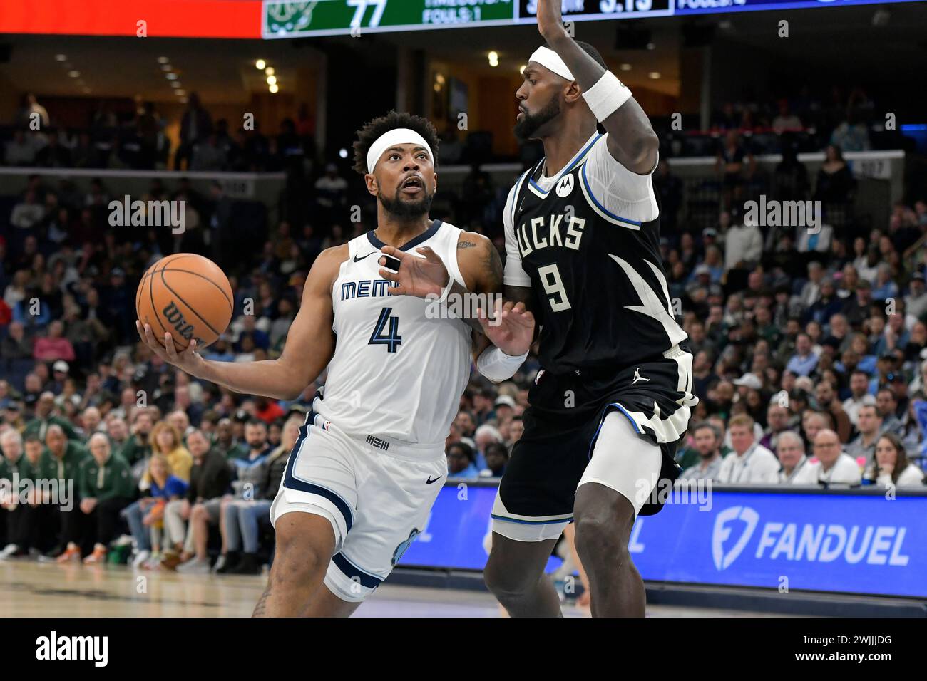 Memphis Grizzlies guard Jordan Goodwin (4) handles the ball against ...