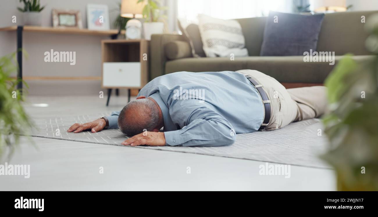 Man unconscious accident fall hi-res stock photography and images - Alamy