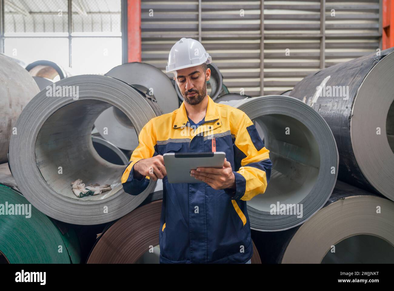 Manual worker digital device hi-res stock photography and images - Alamy