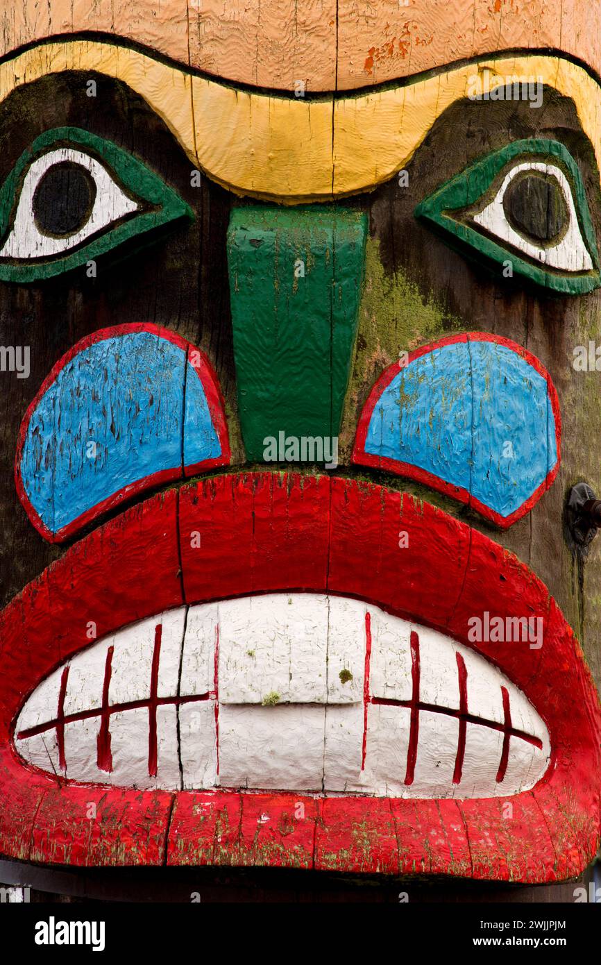 Totem face hi-res stock photography and images - Alamy