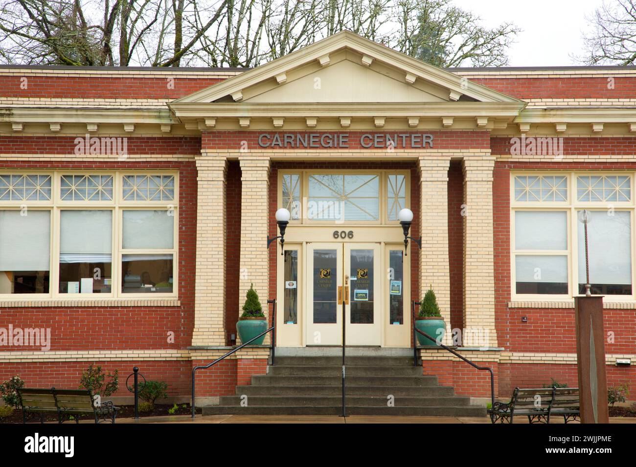 Oregon library hi-res stock photography and images - Alamy