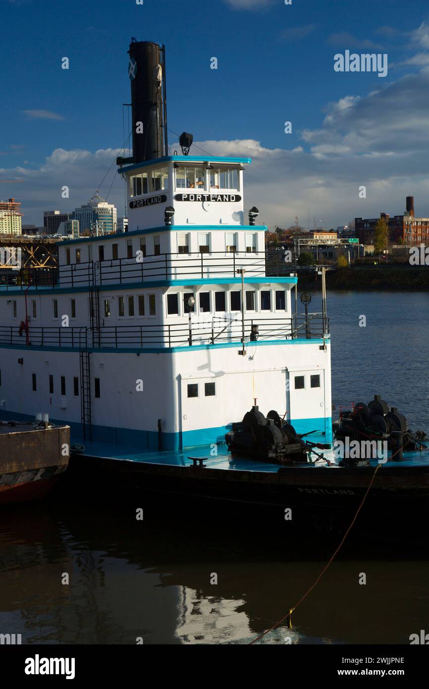 Portland sternwheeler hi-res stock photography and images - Alamy