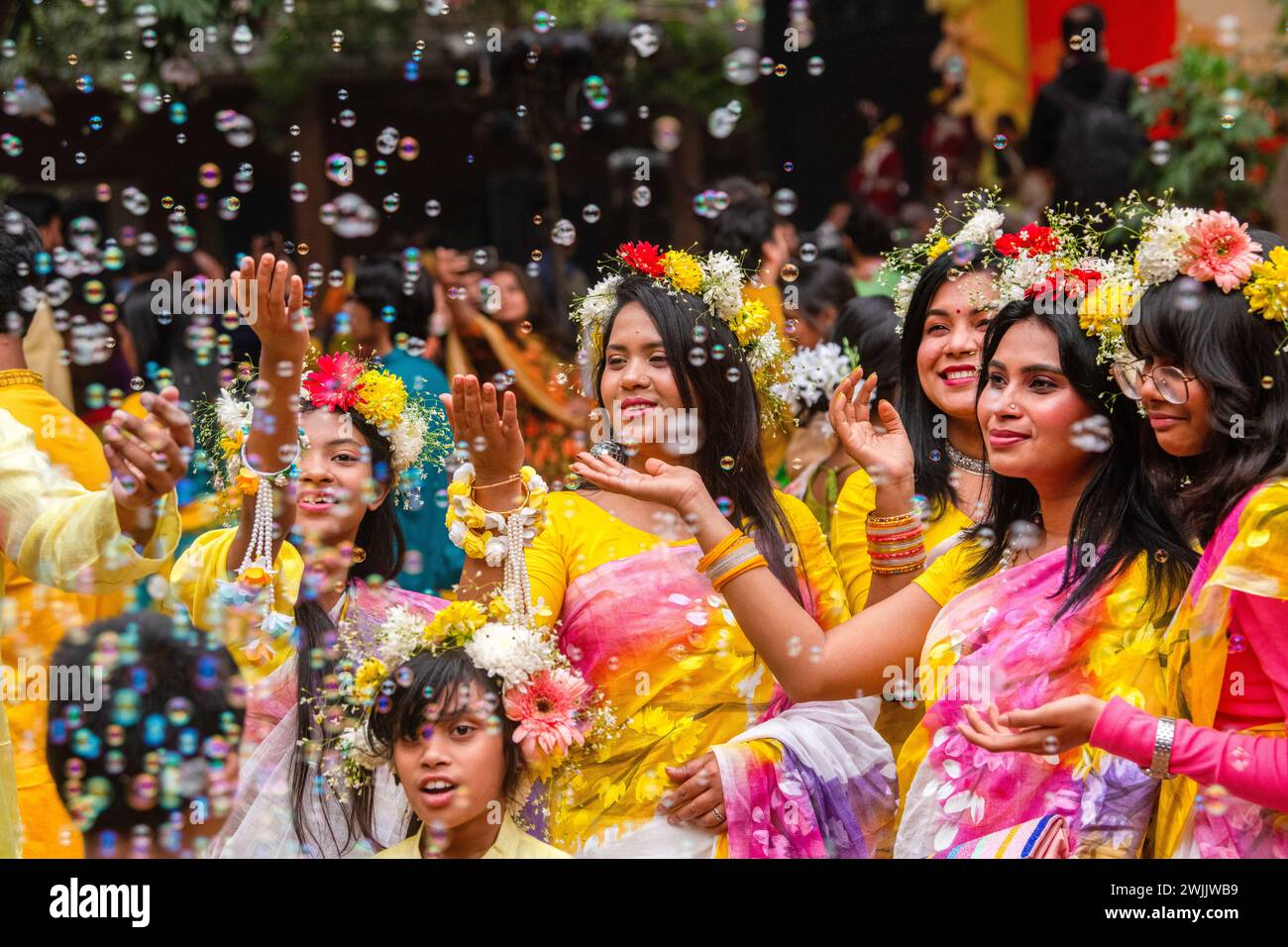 Dhaka, Bangladesh. 14th Feb, 2024. People play with bubbles as they ...