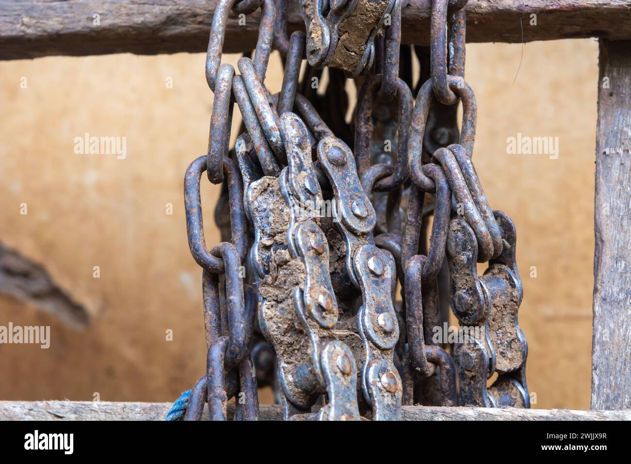 Chain made iron material hi-res stock photography and images - Alamy