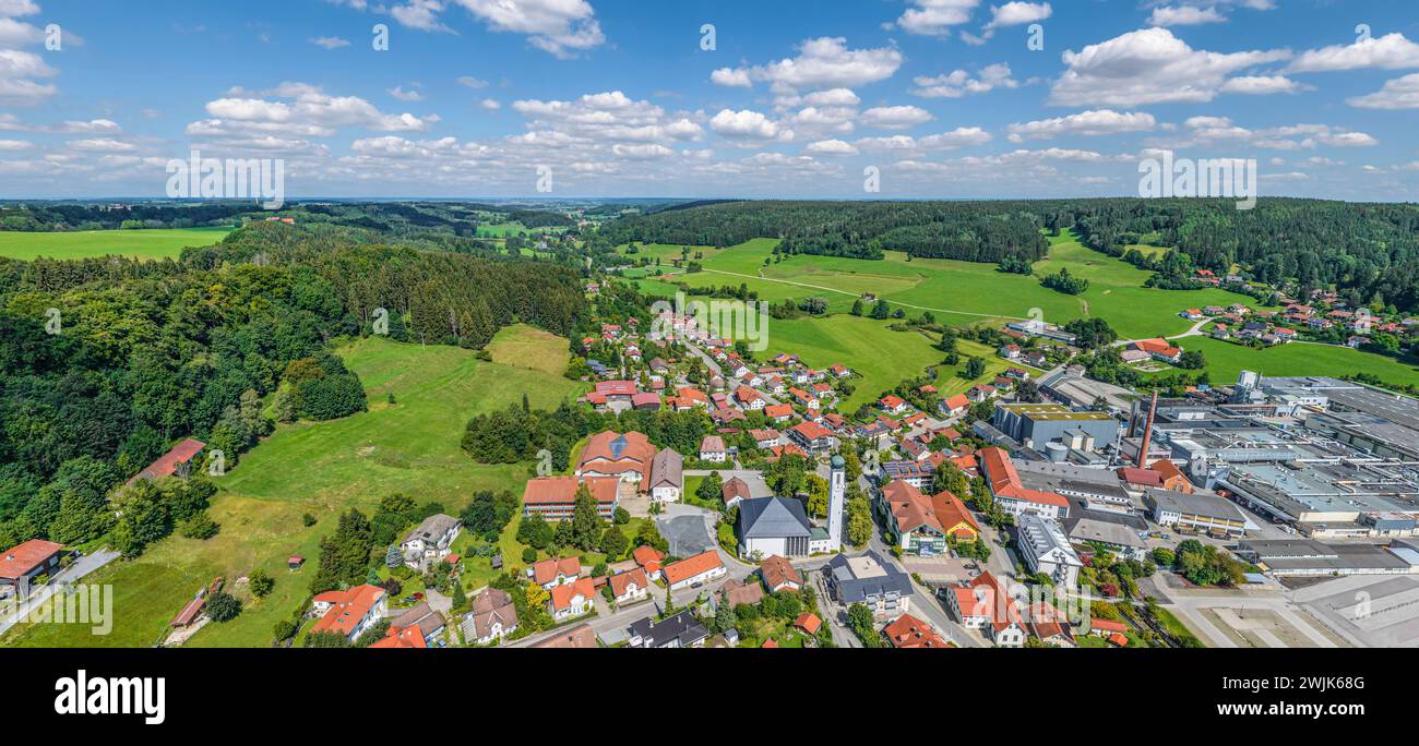 Die Marktgemeinde Ronsberg im Landkreis Ostallgäu von oben Ausblick auf ...