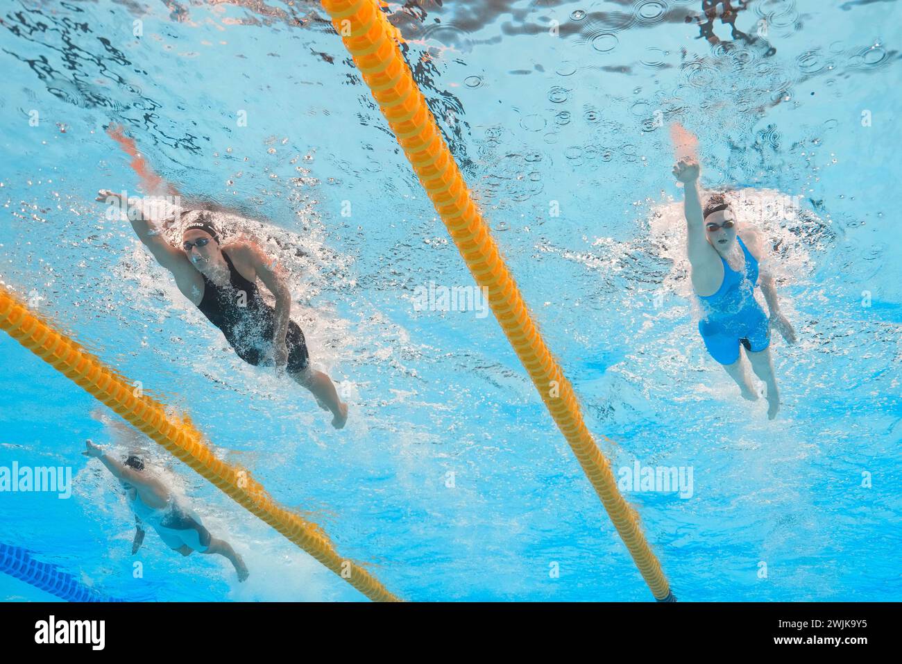 Eve Thomas of New Zealand, Simona Quadarella of Italy and Erika ...