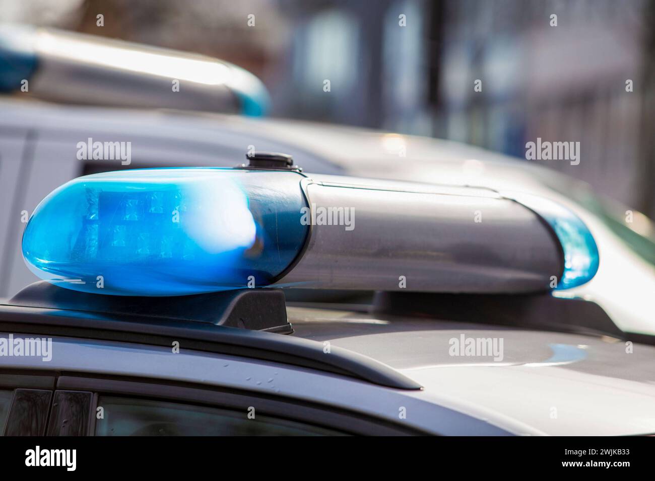 Symbolbild Polizeieinsatz: Nahaufnahme von einem Blaulicht an einem ...