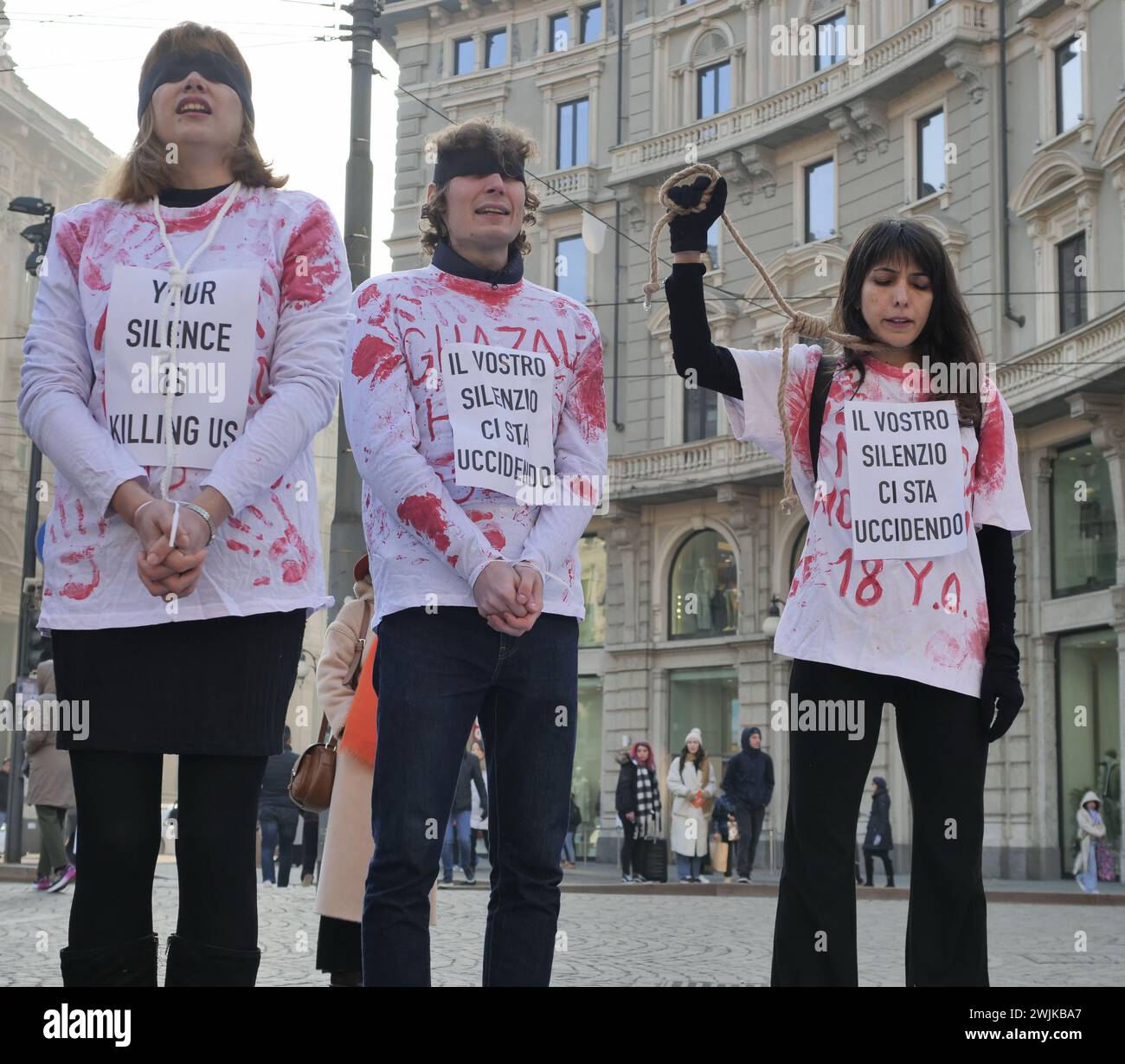 Protest by the Iranian community in Cordusio square for women's rights ...