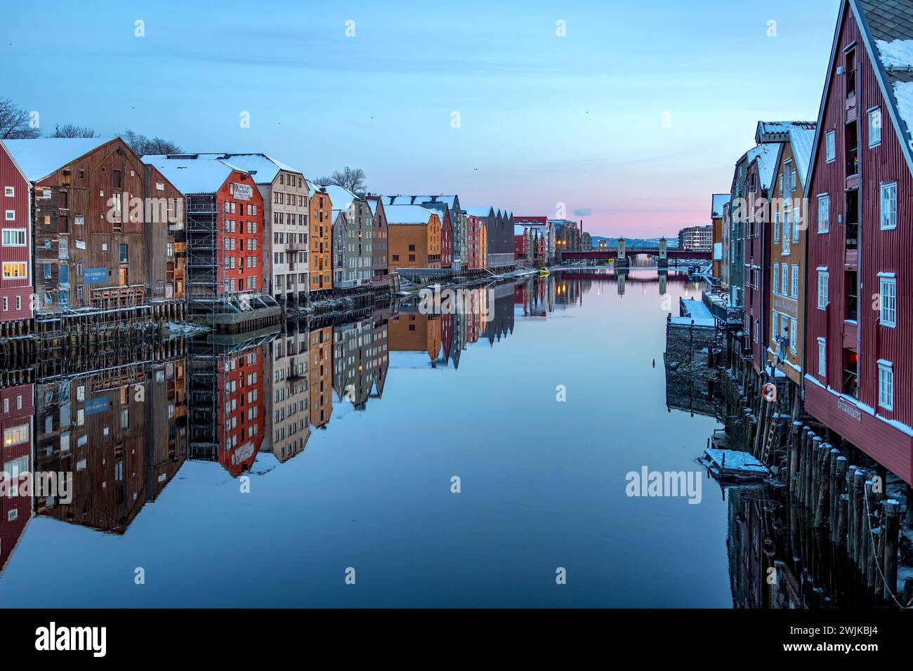 Picturesque riverfront buildings hi-res stock photography and images ...