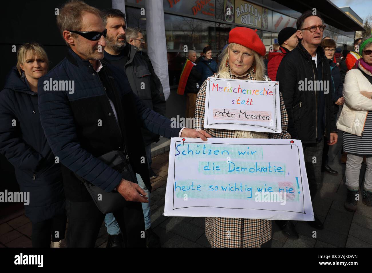 Demonstration unter dem Motto ãNie wieder ist jetzt C für Demokratie, gegen FaschismusÓ ...