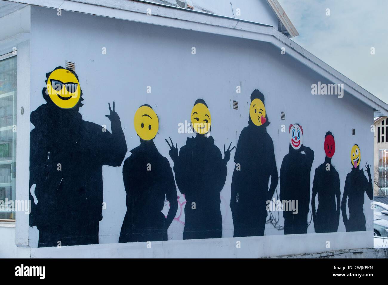 Street art mural faces hi-res stock photography and images - Alamy