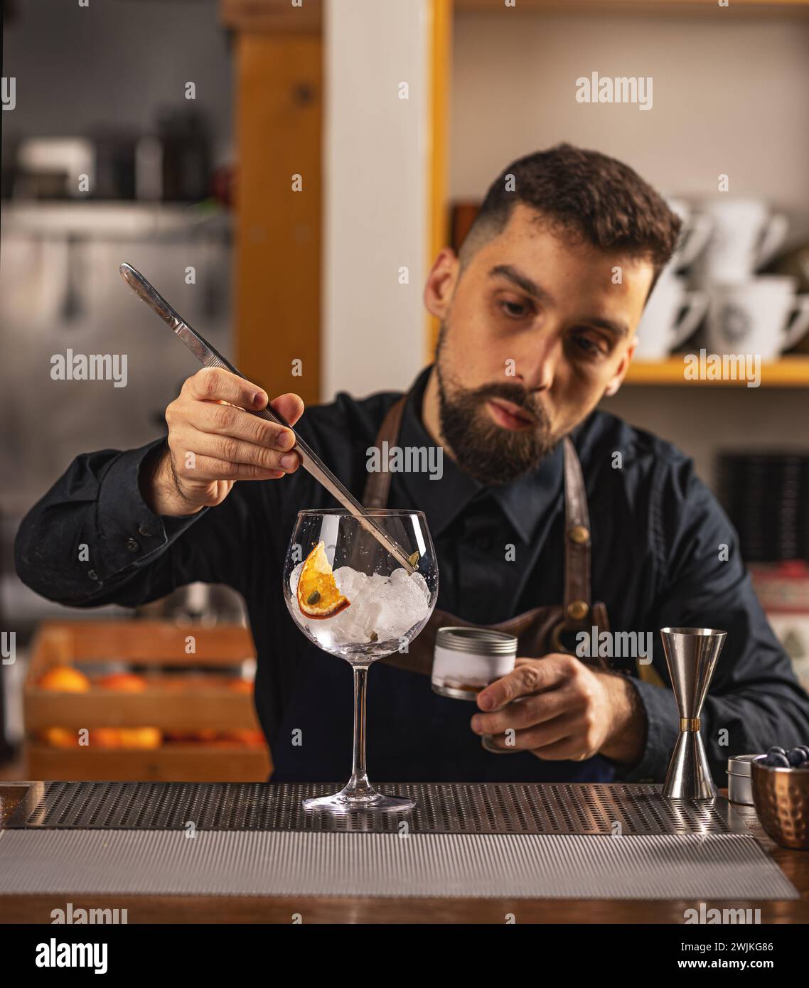 Pub tool hi-res stock photography and images - Alamy