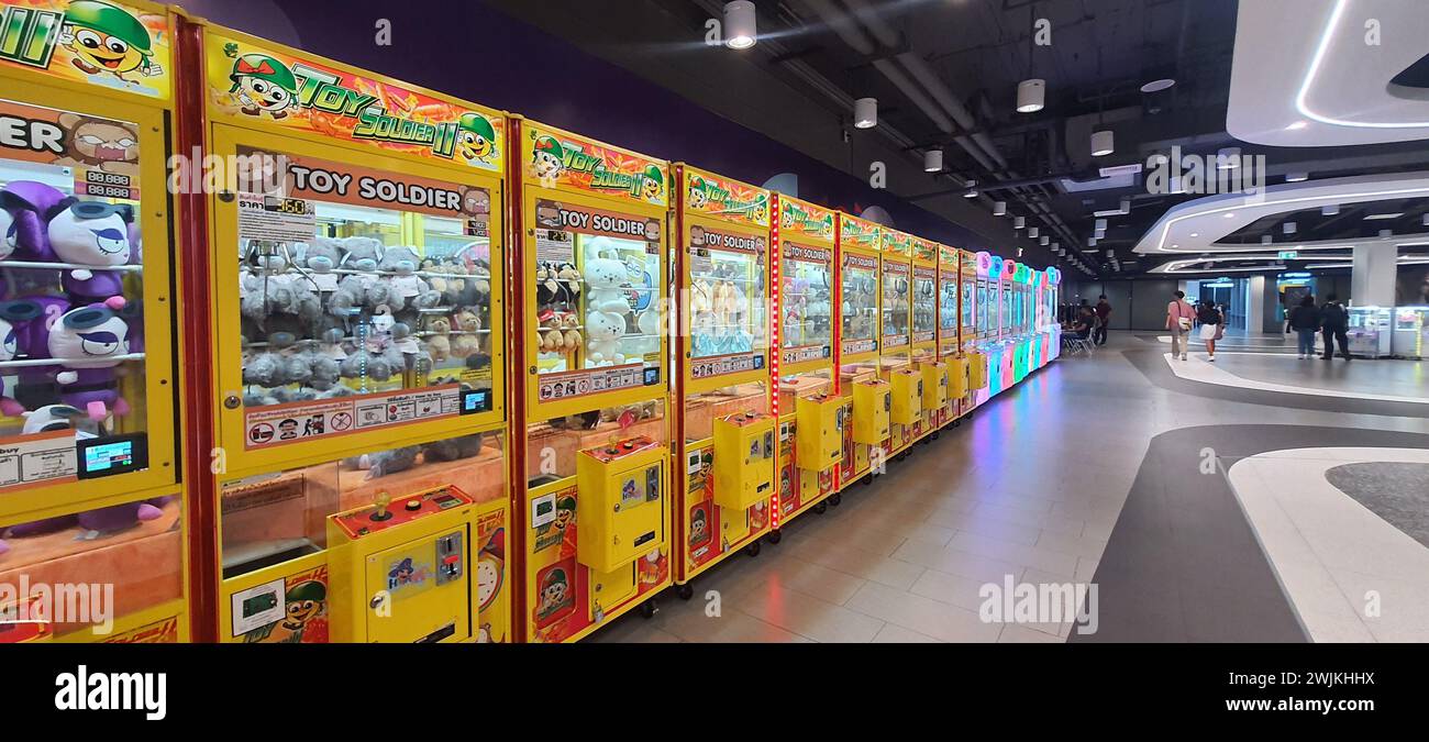 Video games store interior hi-res stock photography and images - Alamy