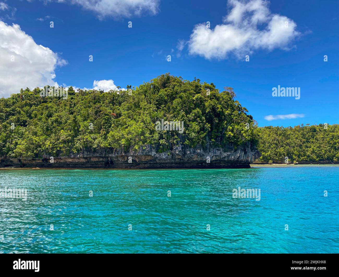 Tropical island rock structures hi-res stock photography and images - Alamy