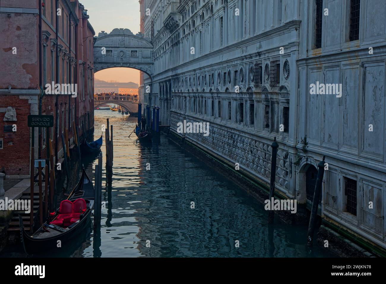 Enclosed limestone bridge hi-res stock photography and images - Alamy