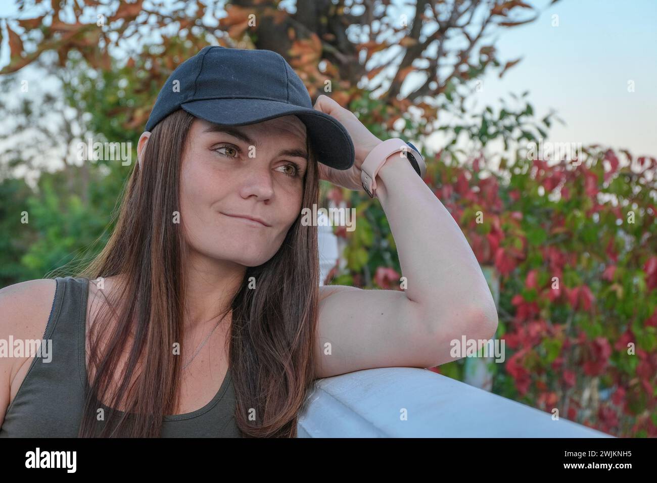 Woman traveler looks distance hi-res stock photography and images - Alamy