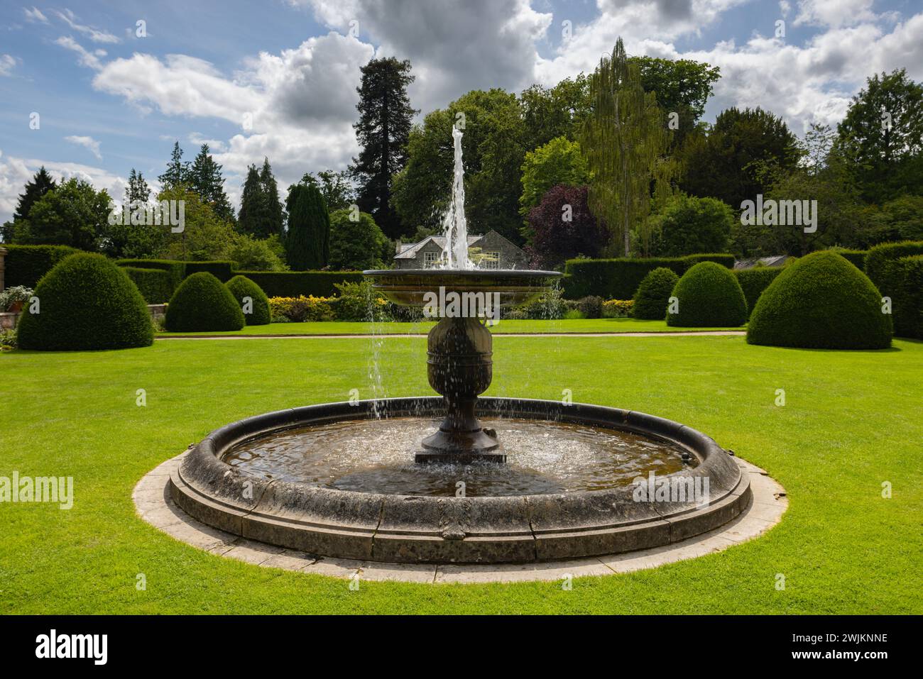 Fountain at Powis Castle garden in Welshpool, Wales, Great Brita Stock ...