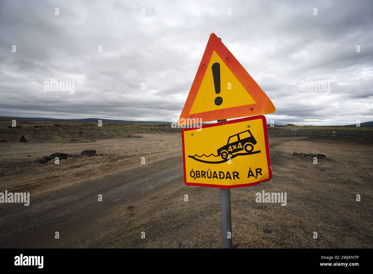 Warning sign; unbridged rivers 4x4 Jeeps only Stock Photo - Alamy