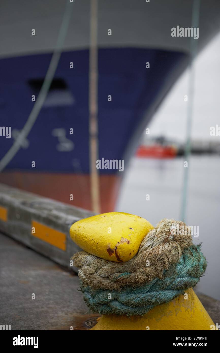 Trawler rope hi-res stock photography and images - Alamy