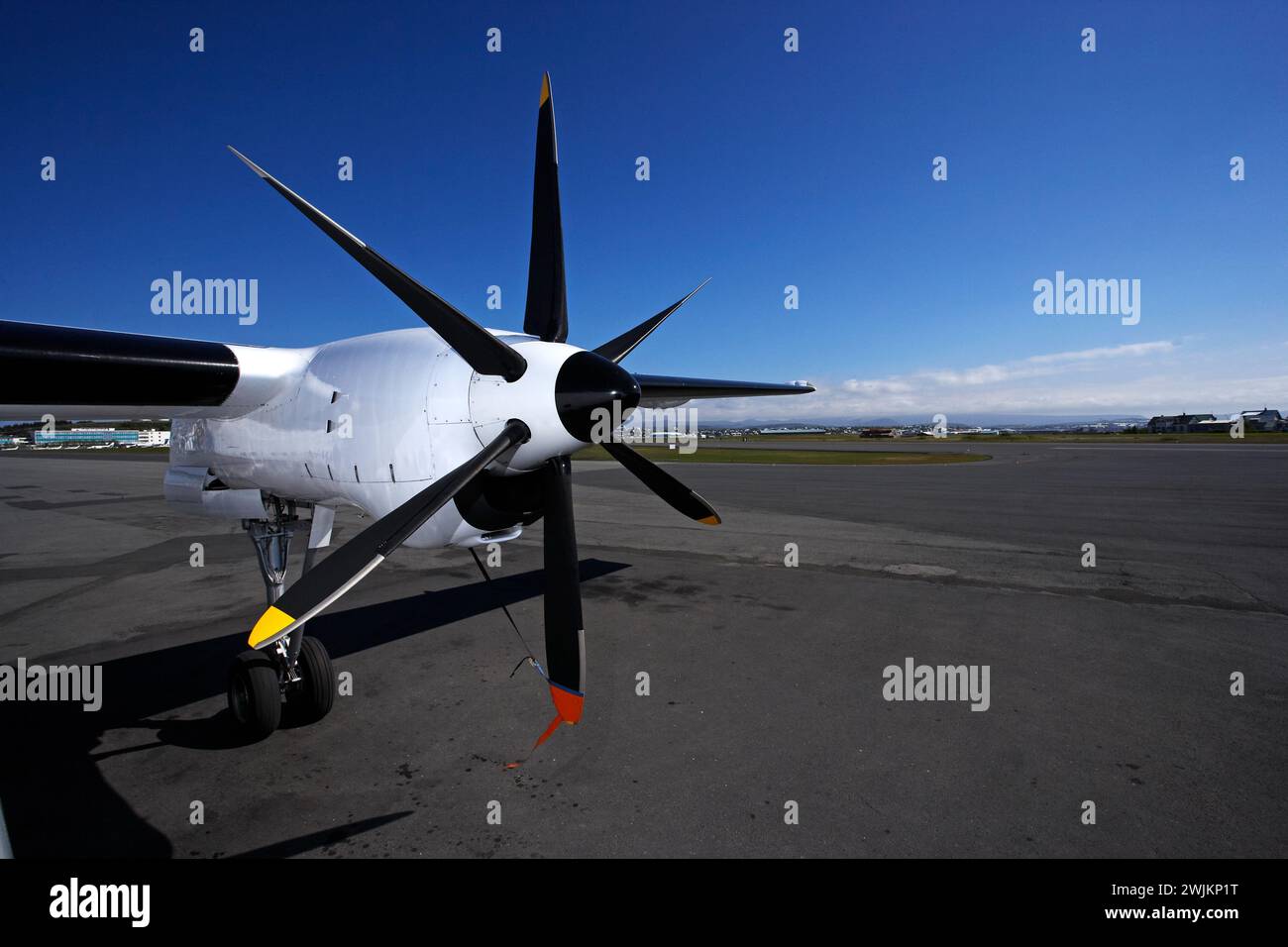 Airplane propeller on wing hi-res stock photography and images - Alamy