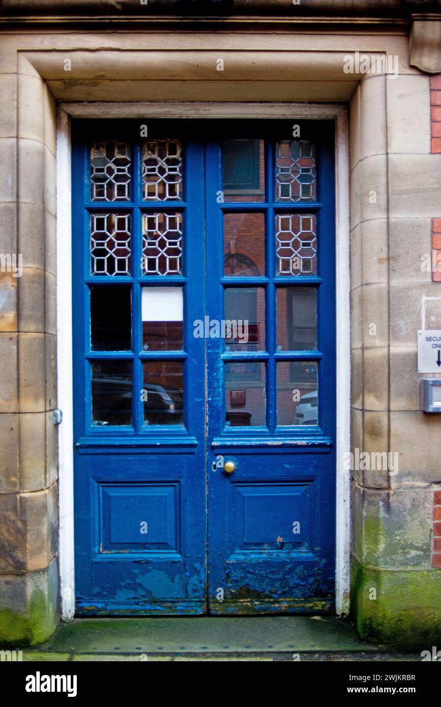 Double doors hi-res stock photography and images - Alamy