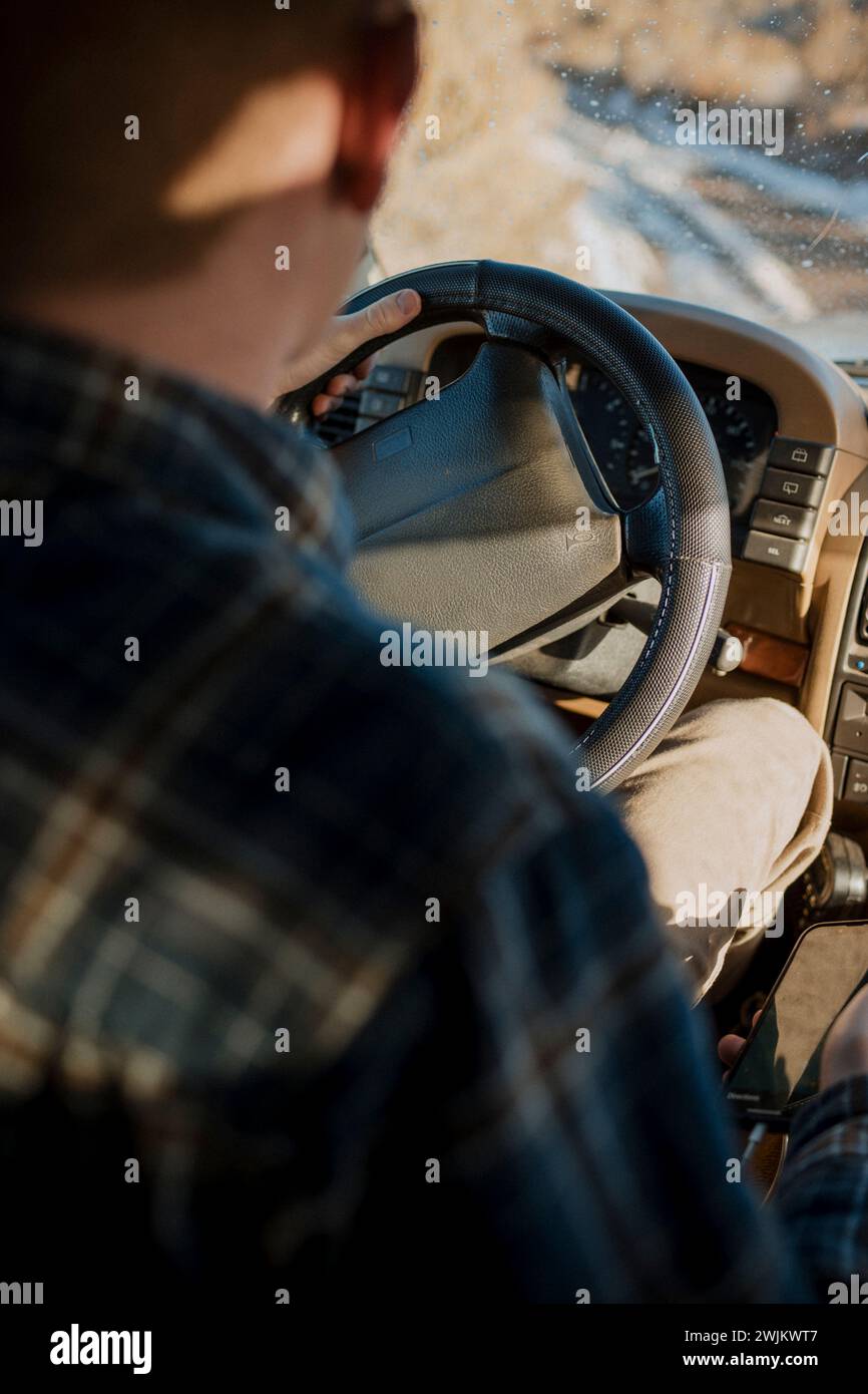 Ovre the shoulder hi-res stock photography and images - Alamy