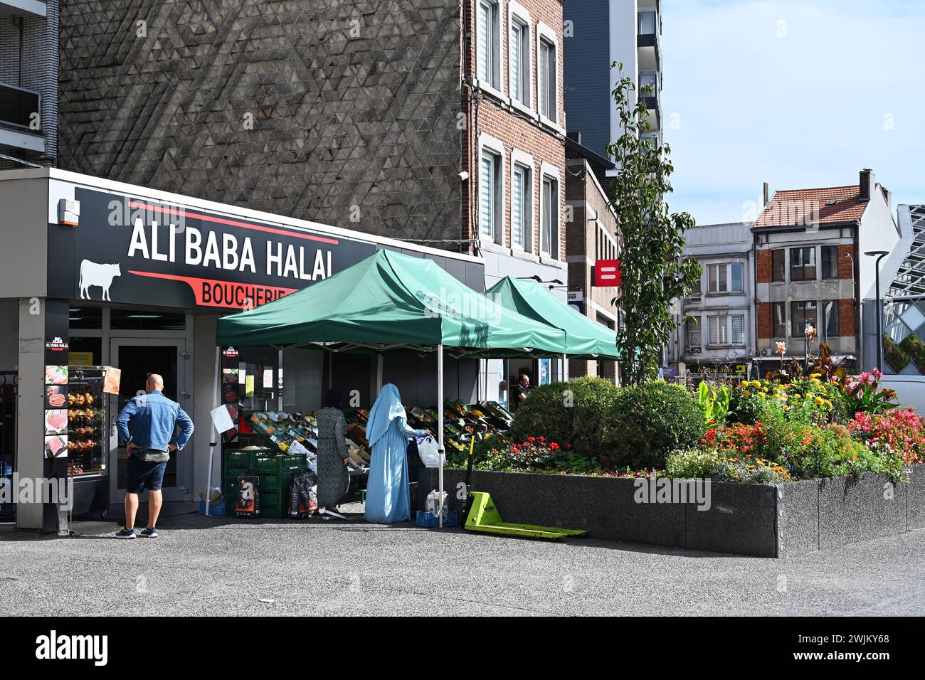Prepared foods store hi-res stock photography and images - Alamy