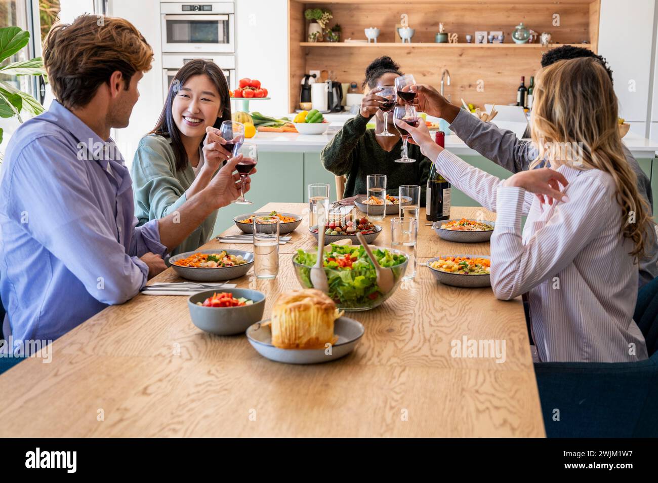 Friendship dinner hi-res stock photography and images - Alamy