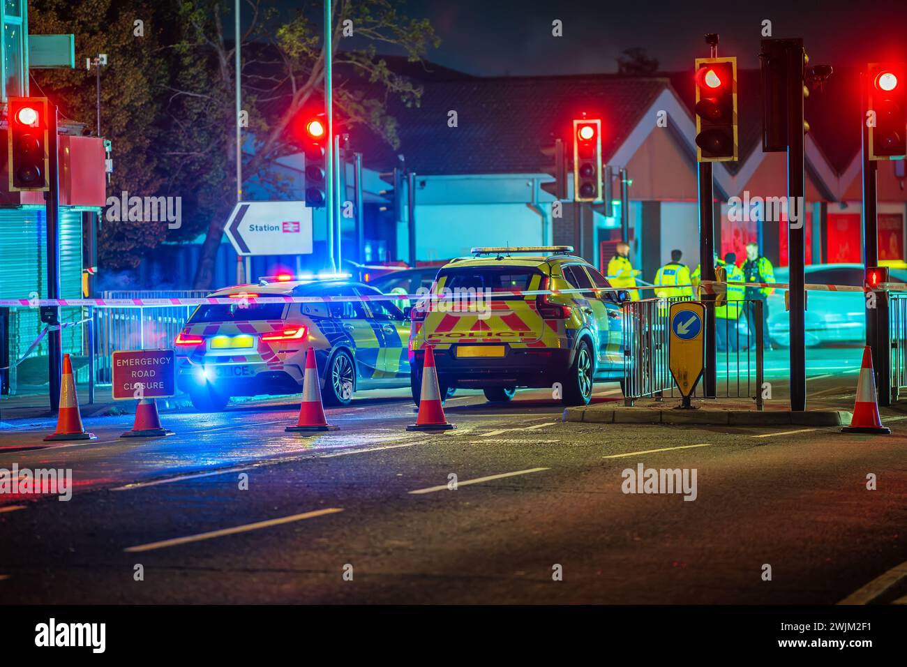 Police road closed sign uk hi-res stock photography and images - Alamy