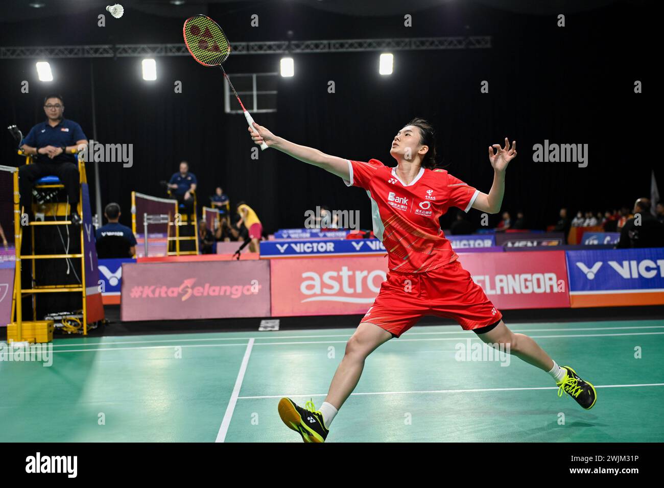 Shah Alam, Malaysia. 16th Feb, 2024. Han Yue of China competes against ...