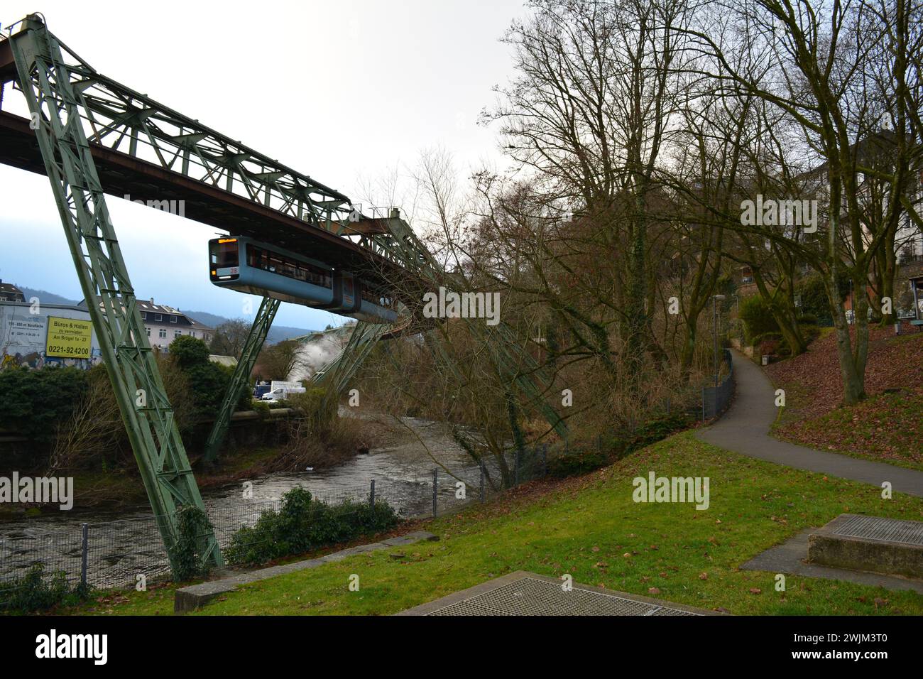 Wuppertal hanging monorail Stock Photo - Alamy