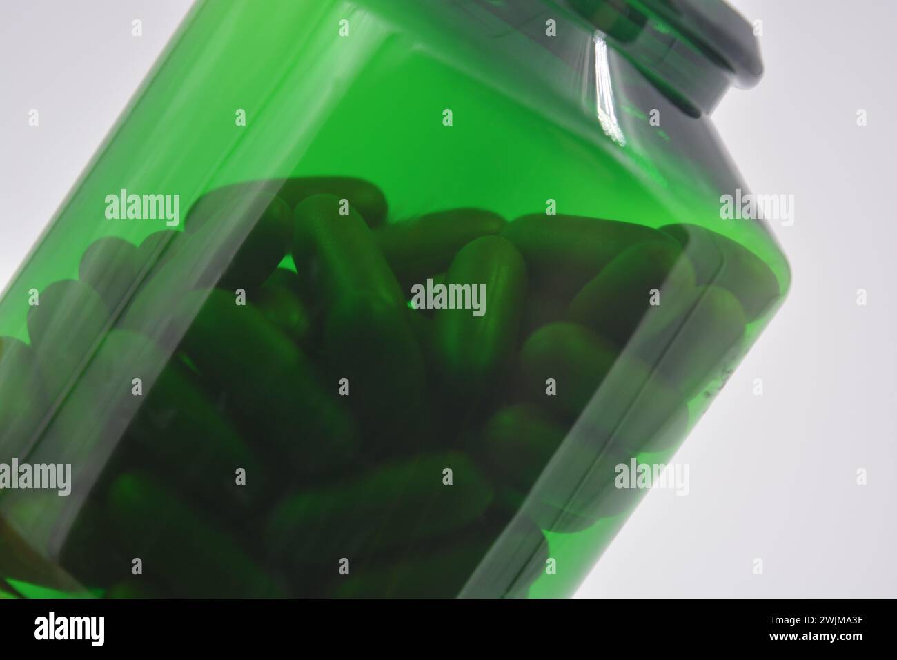 Liquid filled capsules hi-res stock photography and images - Alamy